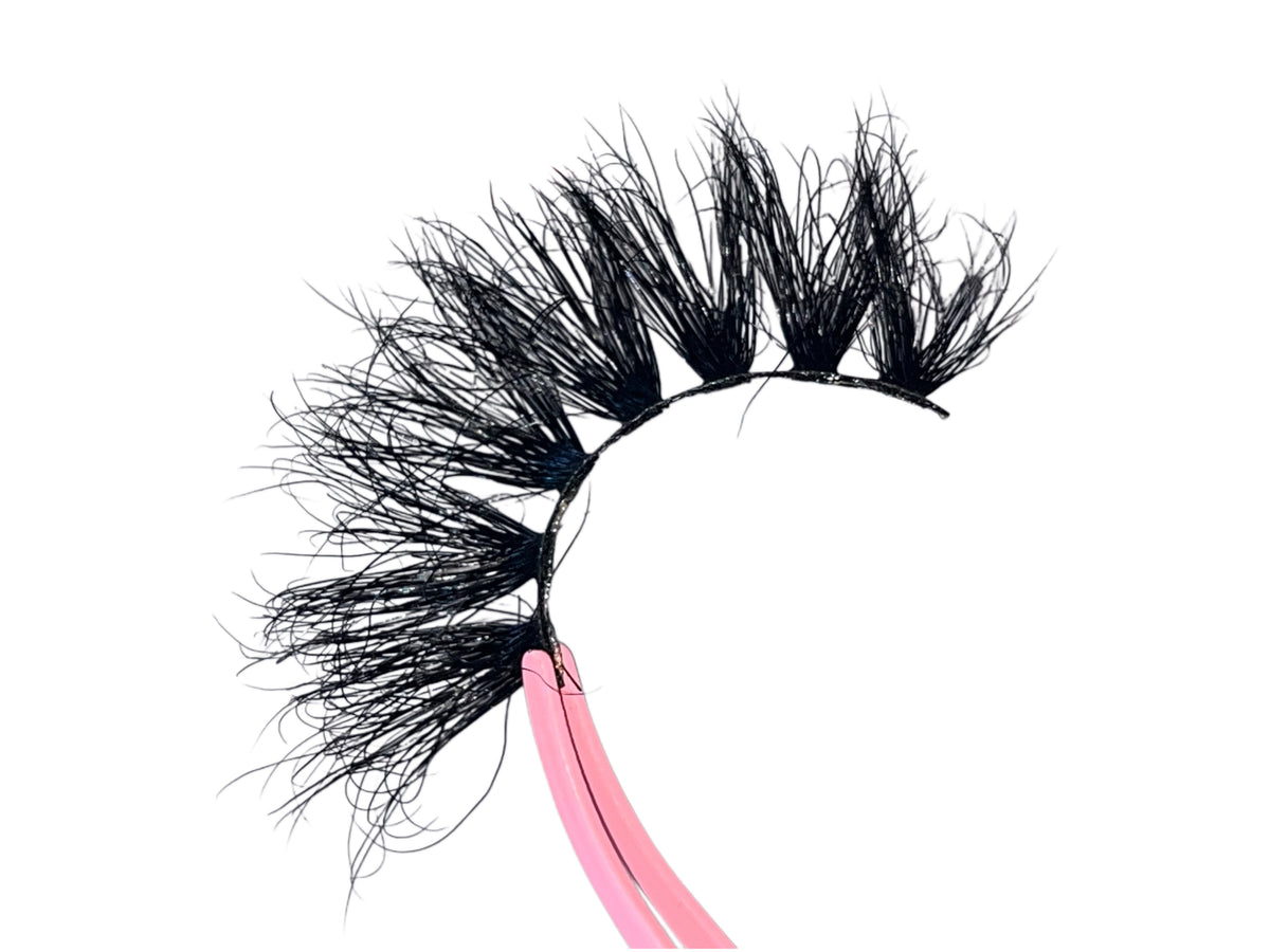 Spicy Mami – Crvstal Lashes